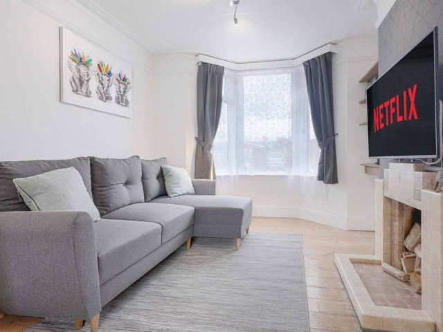 Abington NN1, 3 bed flat to rent, £3,570 pcm | PrimeLocation
