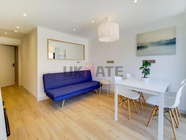 Ablett Street, London SE16, Room to rent, £1,083 pcm | PrimeLocation