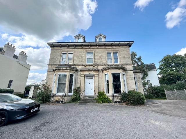 Ablington, Cheltenham GL51, 2 bed flat to rent, £1,400 pcm | PrimeLocation