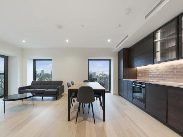 Abram Building, Riverscape, London, E16 2 bed apartment to rent £2,999 pcm £692 pw