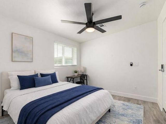 Absolutely Perfect! Fully Remodeled. Located near light rail & Shopping & Food