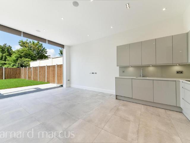 Agnes Road, LONDON 4 bed house to rent £4,150 pcm £958 pw