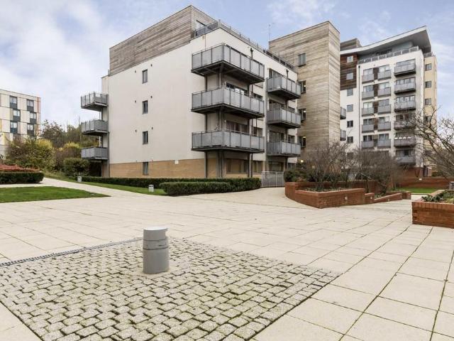 Agate Close, London NW10 2 bed flat to rent £2,200 pcm £508 pw