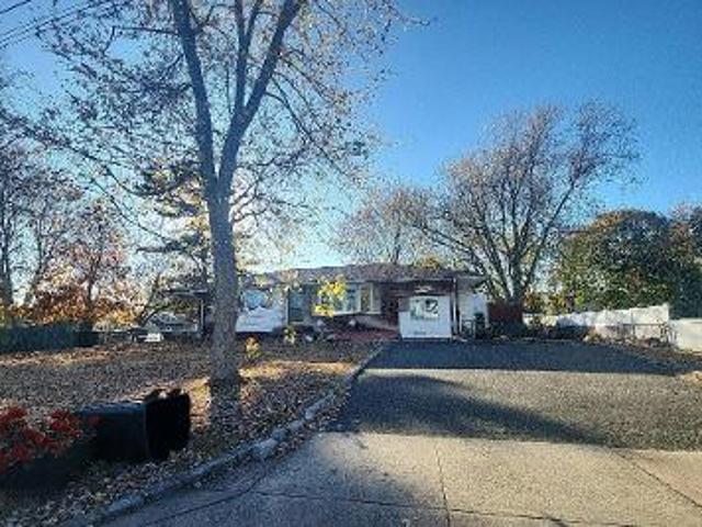 Agate St