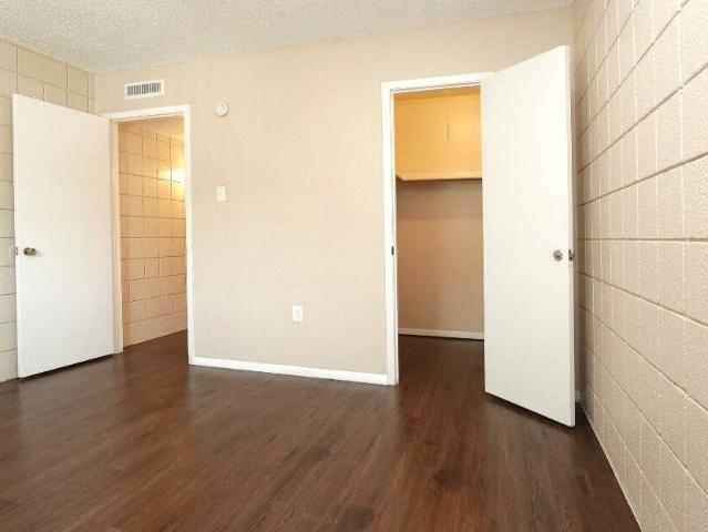 Agave Courtyard 3 Bedroom Apartment for Rent at 5249 Wren Ave, El Paso, TX 79924 Irvin