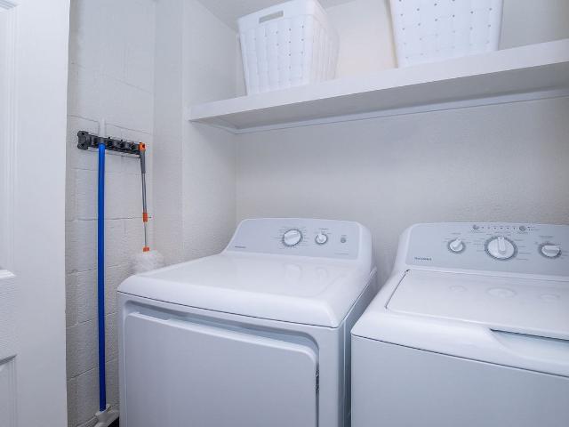 Agave Ridge Apartments 2 Bedroom Apartment for Rent at 1609 W Glendale Ave, Phoenix, AZ 85021