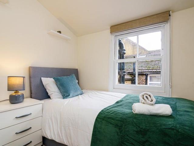 Agamemnon Rd, London NW6, Room to rent, £770 pcm | PrimeLocation