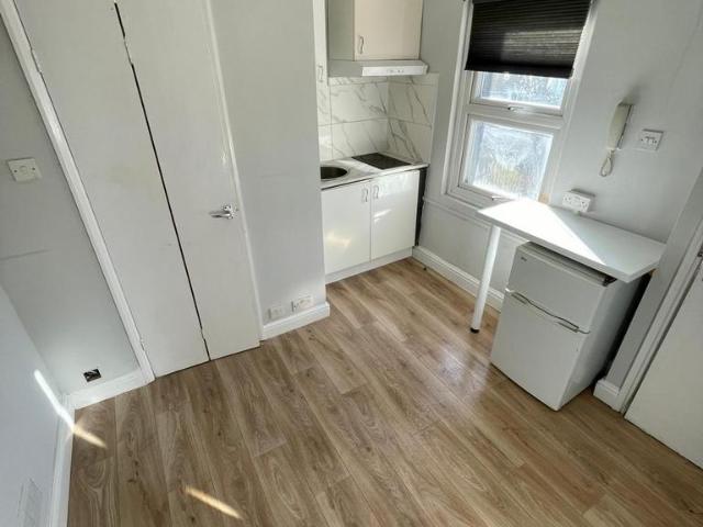 Agar Grove, London, NW1 Studio to rent £1,436 pcm £331 pw