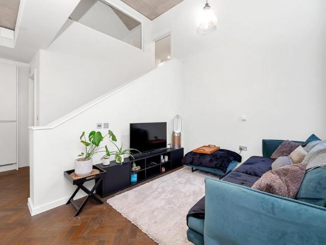 Agar Place, Camden, London 2 bed house to rent £5,000 pcm £1,154 pw
