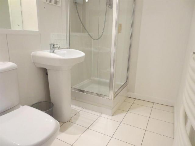 Agecroft House City Centre 2 bed apartment to rent £1,295 pcm £299 pw