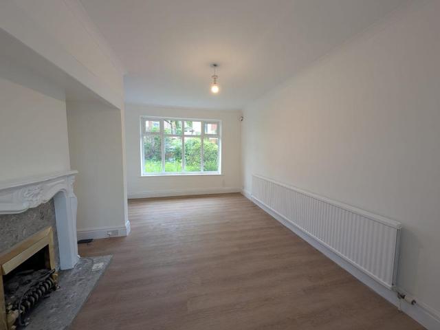 Agecroft Road West, Prestwich M25 3 bed semi detached house to rent £1,385 pcm £320 pw
