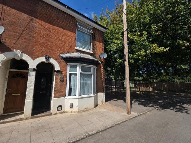Agincourt Road, Portsmouth PO2, 3 bed semi detached house to rent, £1,500 pcm | PrimeLocation