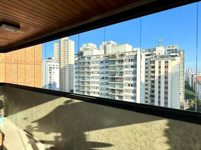 Versátil cobertura para venda em Campo Belo com 5 quartos, sendo 4 suítes, 447m²