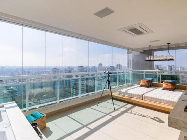Atraente cobertura para venda em Brooklin Paulista com 3 quartos, sendo 3 suítes, 280m²