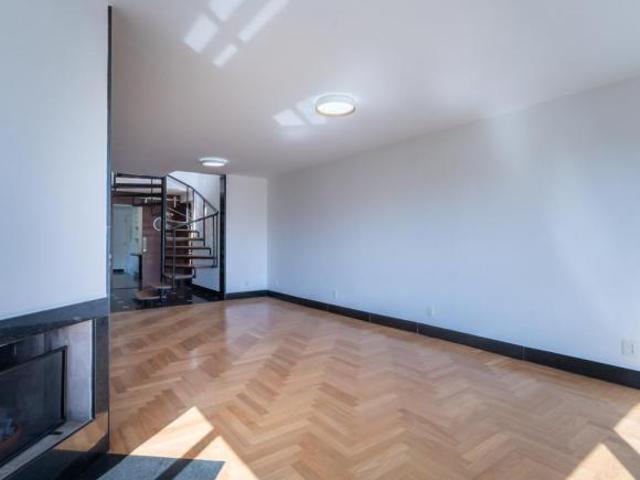 Atraente cobertura para venda em Paraíso do Morumbi com 3 quartos, sendo 2 suítes, 236m² remaxares