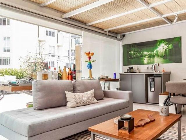 Funcional cobertura para venda em Vila Nova Conceição com 2 quartos, sendo 2 suítes, 213m²