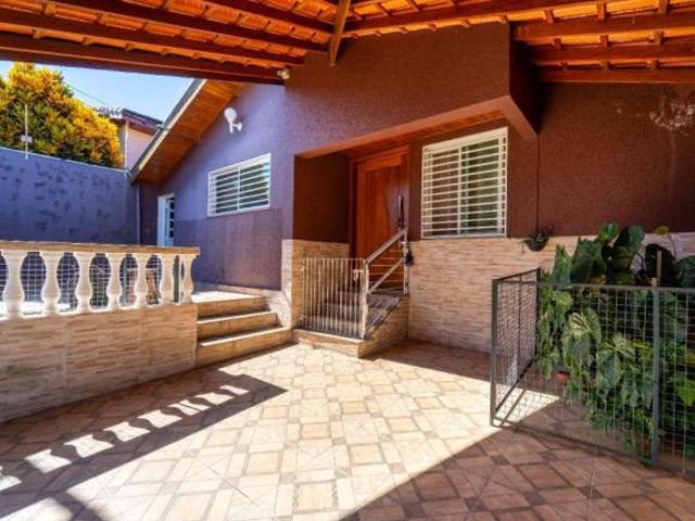 Agradável casa de vila para venda em Parque Residencial Eloy Chaves com 4 quartos, 145m²