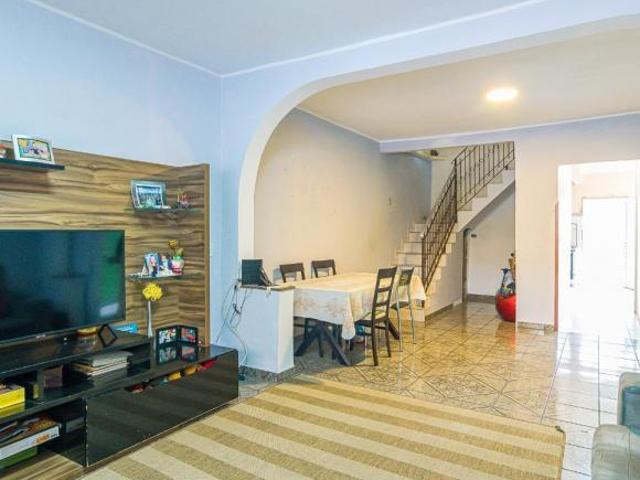 Agradável casa de vila para venda em Vila Dalva com 4 quartos, 155m²