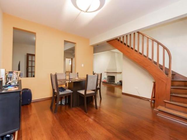 Atraente casa de vila para venda em Vila Nova Conceição com 5 quartos, sendo 2 suítes, 199m²