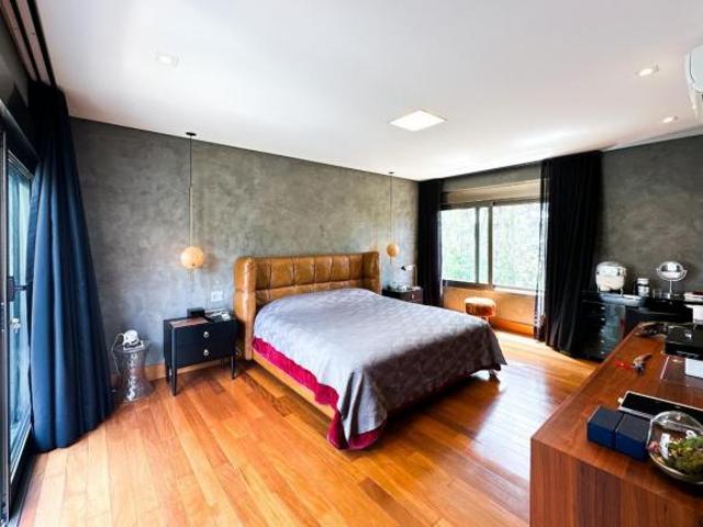 Elegante casa em condomínio para venda com 4 quartos, sendo 4 suítes, 644m² oneluxo#D8IOT
