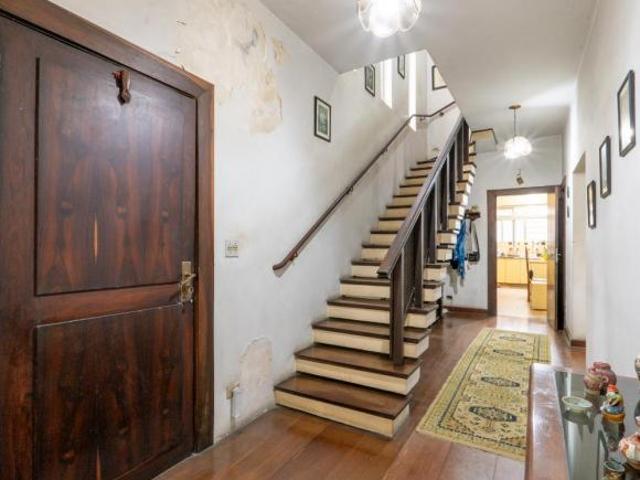 Versátil casa para venda em Moema com 3 quartos, sendo 3 suítes, 330m² remaxares#ZV8GK