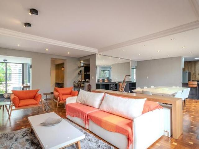 Aconchegante casa para venda em Brooklin Paulista com 5 quartos, sendo 5 suítes, 340m²
