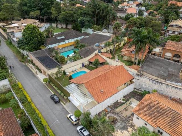 Sensacional casa para venda em Interlagos com 3 quartos, sendo 1 suíte, 379m²