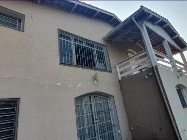Versátil casa para venda em Jardim Ibiratiba com 4 quartos, sendo 1 suíte, 350m²