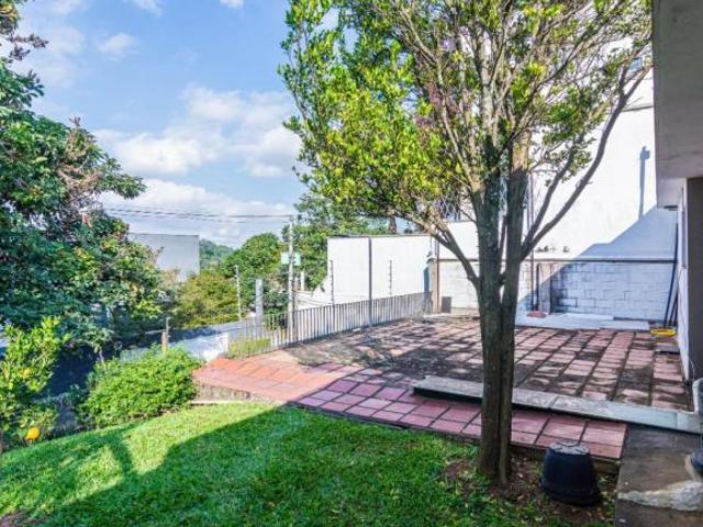 Excelente casa para venda em Jardim Leonor com 4 quartos, 235m²