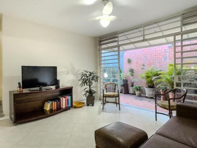 Agradável casa para venda em Vila Madalena com 3 quartos, sendo 2 suítes, 257m² remaxfront#T0N8M