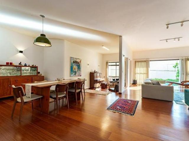 Atraente casa para venda em Vila Tramontano com 4 quartos, sendo 4 suítes, 459m²