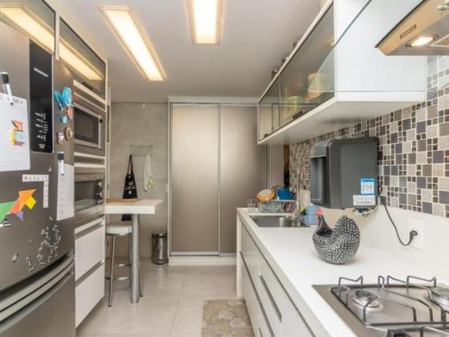 Agradável apartamento para venda em Vila Gumercindo com 3 quartos, sendo 3 suítes, 137m² fabiodant