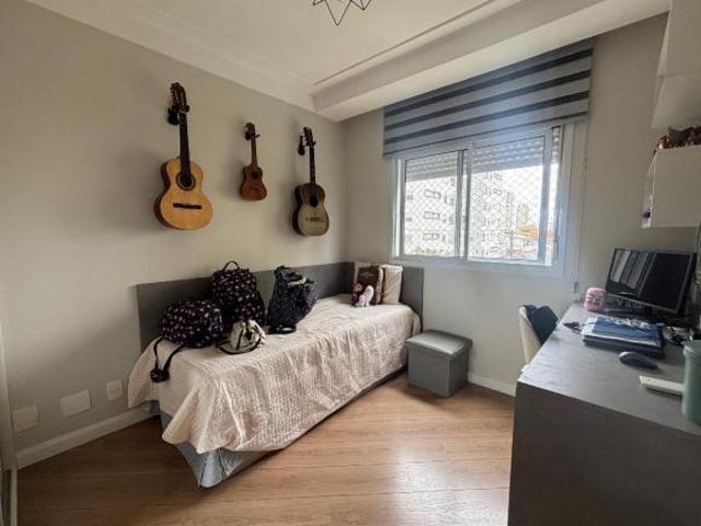 Funcional apartamento para venda em Vila Gumercindo com 4 quartos, sendo 1 suíte, 137m²