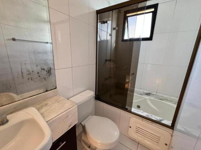 Confortável apartamento para venda em Bosque da Saúde com 3 quartos, sendo 1 suíte, 113m² fabiodan