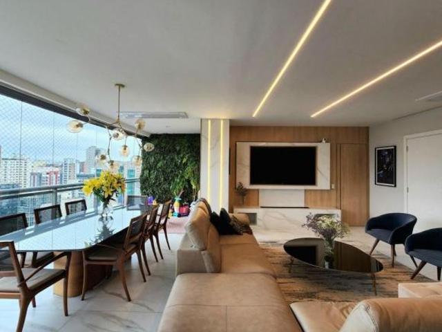 Agradável apartamento para venda em Itaim Bibi com 2 quartos, sendo 2 suítes, 134m²