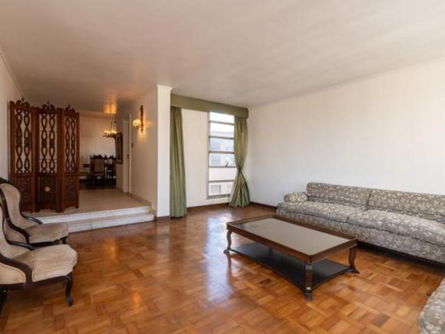 Agradável apartamento para venda em Morro dos Ingleses com 3 quartos, sendo 1 suíte, 220m²
