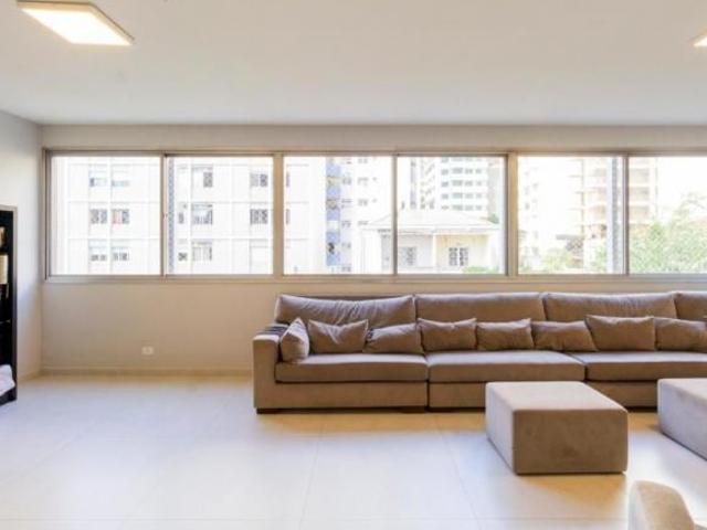 Agradável apartamento para venda em Santa Cecília com 3 quartos, sendo 1 suíte, 145m²