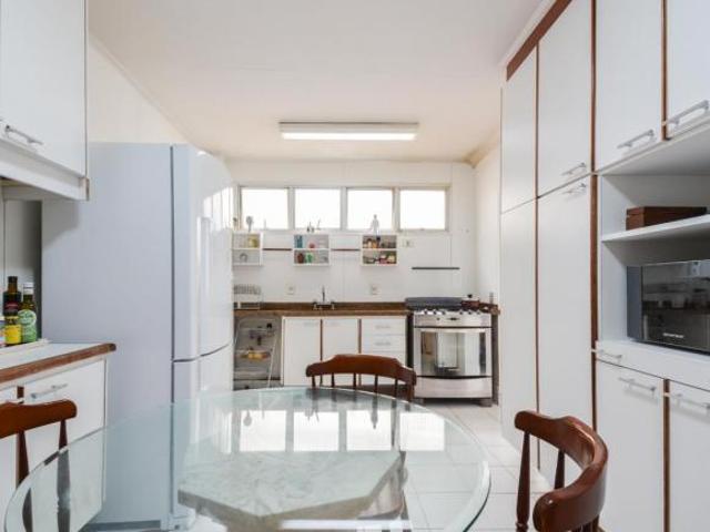 Funcional apartamento para venda em Santa Cecília com 3 quartos, sendo 1 suíte, 210m² corretorsinc