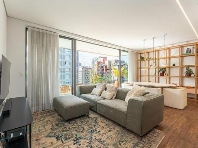 Versátil duplex para venda em Cerqueira César com 2 quartos, sendo 2 suítes, 118m²