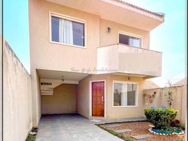 Agradável sobrado triplex para aquisição no Bairro