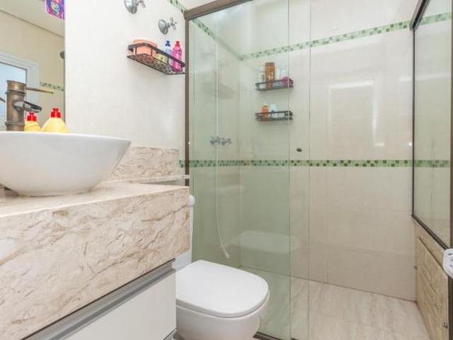 Confortável sobrado para venda em Chácara Inglesa com 3 quartos, sendo 3 suítes, 180m² maiaragarru