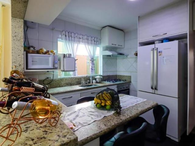 Confortável sobrado para venda em Jardim Felicidade Zona Oeste com 3 quartos, sendo 1 suíte, 200m²