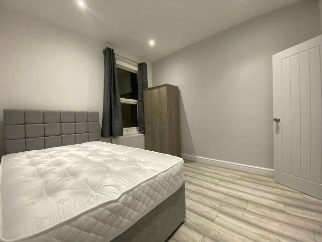 Admaston Road Room 5