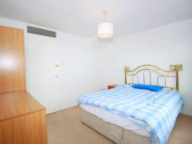 Admirable double bedroom close to the Caledonian Road tube Has a Room