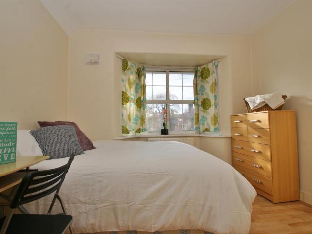 Admirable double bedroom near the East Acton tube Has a Room