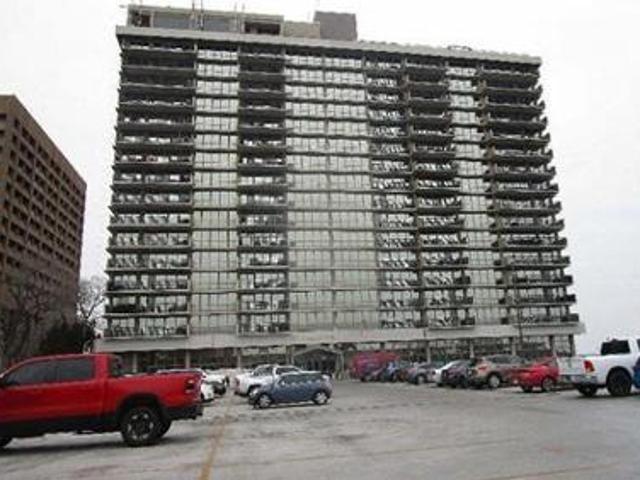 Admiral Blvd Apt 907