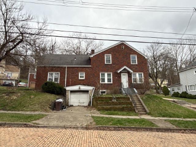 Admiral Dewey Ave