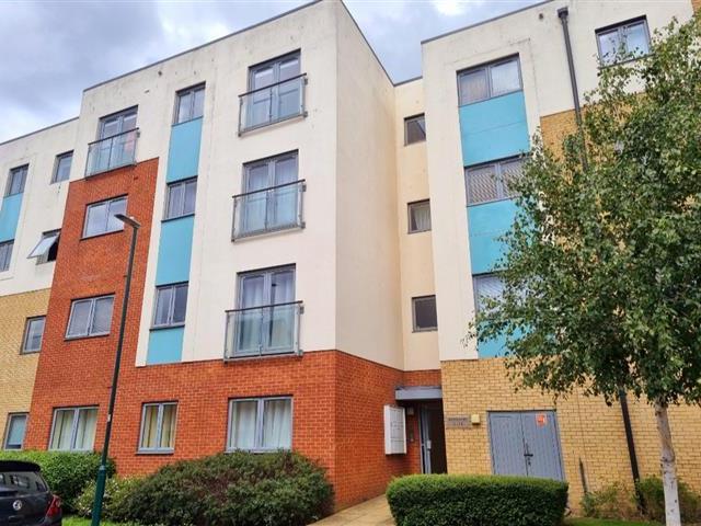 Admiral Drive, Stevenage, SG1 2 bed flat to rent £1,325 pcm £306 pw