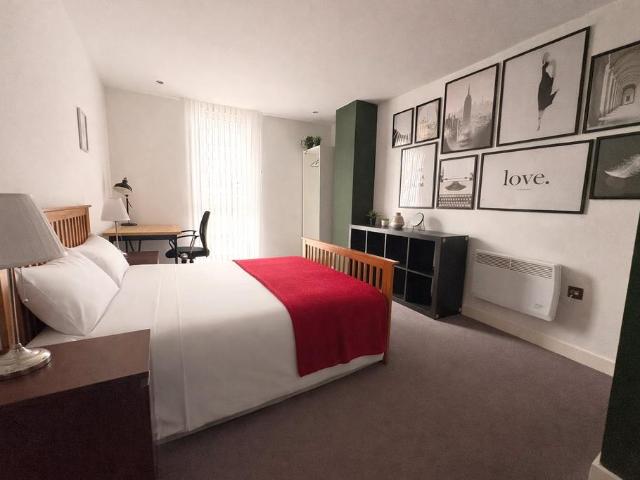 Admiral House, Cardff CF24 1 bed apartment to rent £1,050 pcm £242 pw
