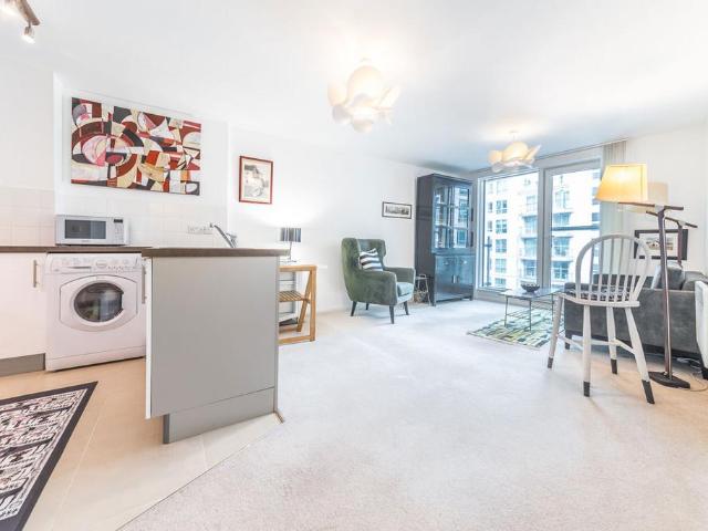 Admiral House, Vauxhall SW8 1 bed flat to rent £2,200 pcm £508 pw
